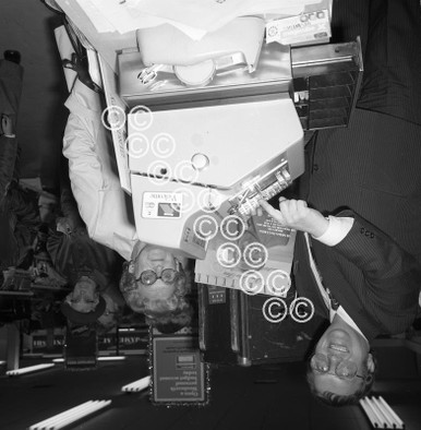 39926835-ECHO U7322 28111979 Don Estelle Actor at Woolworths Southend ...