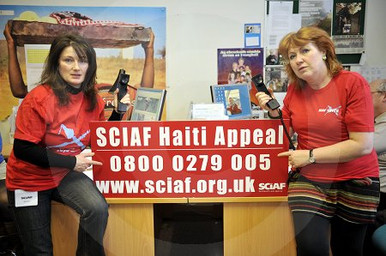 13953367-Photo Jamie Simpson River City stars Libby McArthur and Sally ...
