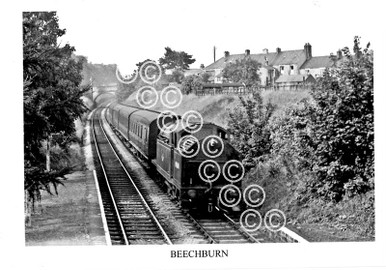 39968127-A train approaching Howden-le-Wear station in the 1950s ...