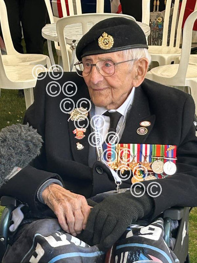 39982642-80th anniversary of D- Day The Living Memorial White House ...