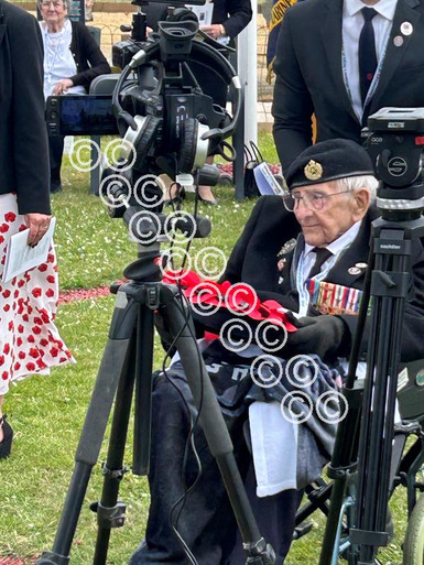 39982634-80th anniversary of D- Day The Living Memorial White House ...