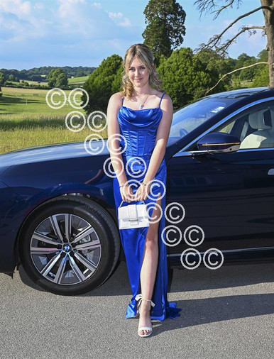 39993121-Students arrive at the Dorset Studio School prom at Kingston ...