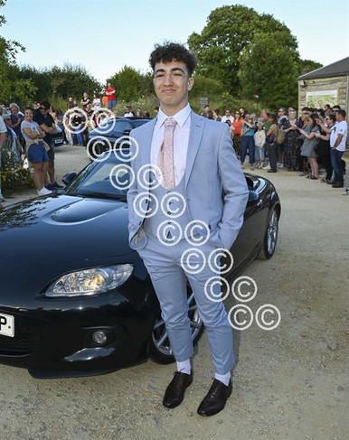 39994461-Students arrive at the Colfox Year 11 prom at Symondsbury ...