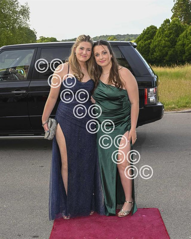40001188-Thomas Hardy students arrive at the Year 11 prom at Kingston ...