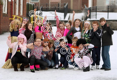 40037715-SWT090209C.Pictures taken at Acrefair School of a history day ...