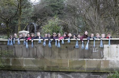 27173731-Pictured Pupils in Tollcross Park Wellshot Pupils Make Splash ...