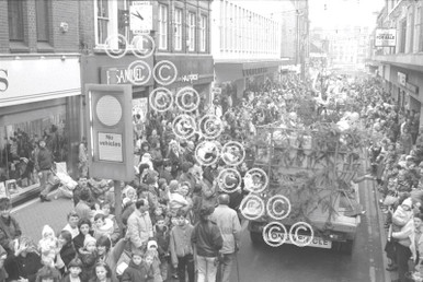 40065748-Wrexham bygones - Father Christmas parade, Wrexham, 1988 ...