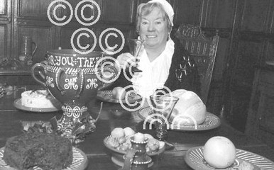 40069023-Commandery museumassistant Doreen Harris at atable laid out ...
