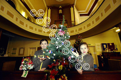 40074228-Members from The 2nd Calverley Brownies & The 1st Calverley ...