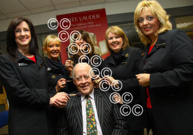 40083244-Sherwoods' managing director Alasdair MacConachie, with staff ...