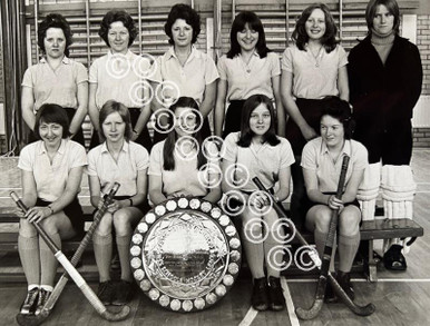 40098210-The Canon Slade Grammar School hockey team which wonthe ...