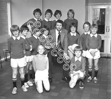40098601-Flintshire bygones Buckley CP School urdd football winners ...