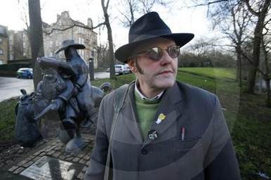 26748382-Writer Duncan Comrie pictured next to the Lobey Dosser statue ...