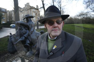26748384-Writer Duncan Comrie pictured next to the Lobey Dosser statue ...