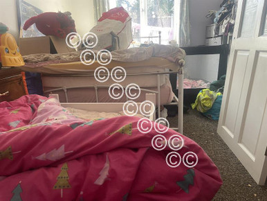 40124506-OVERCROWDED: Jade Bailey sleeps in this room with her two ...