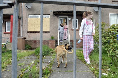 14869902-New TV documentary 'The Scheme' Residents from Tourhill Road ...