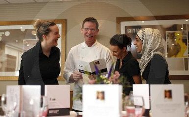 21164344-Chef Andrew Fairlie pictured with City of Glasgow College ...