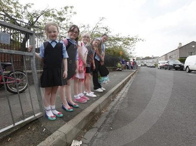 21164489-Children who attend St George s Primary school, Muirdykes Rd ...