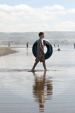 25101530-Photo: Colin Templeton Glorious mid-week hot sunny weather on ...