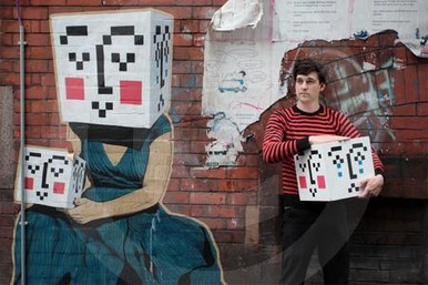 25143339-Artist Peter Drew 1 SA : Australian Artist Peter Drew with one ...