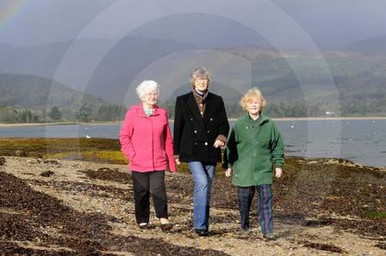 18850260-Red Cross Volunteer s on the Isle Of Arran. L-R Evelyn Sillars ...