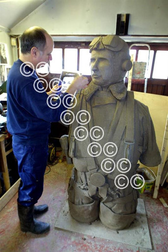 40333310-FORGOTTEN HERO STATUE, FEATURES. SCULPTOR KEITH MADDISON ...