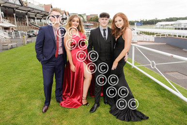 40338653-Pupils from Hawarden High School attend their prom night at ...