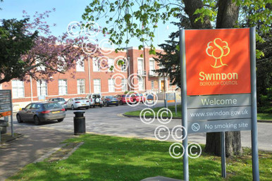 40398772-Swindon Borough Council's offices in Euclid Street 608977365 ...