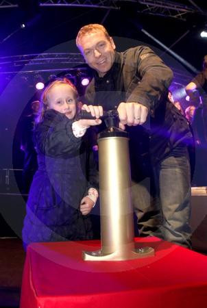 26482832-Edinburgh s Christmas lights switched on by Sir Chris Hoy and ...