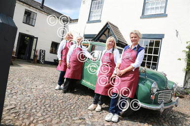 40402049-Lynn Vaughan, Ollie Boustead, Gill Cottam and Didy Morgan at ...