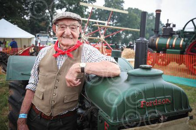 39557557-Alresford Show 2022. Alf Wells from Lockerley with his 1940 ...