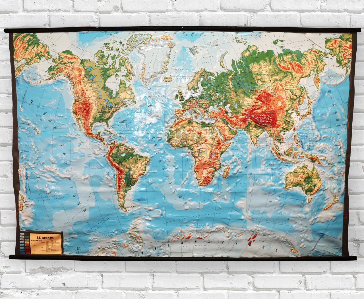 World Large Extreme Raised Relief Map - French Text | World Maps Online