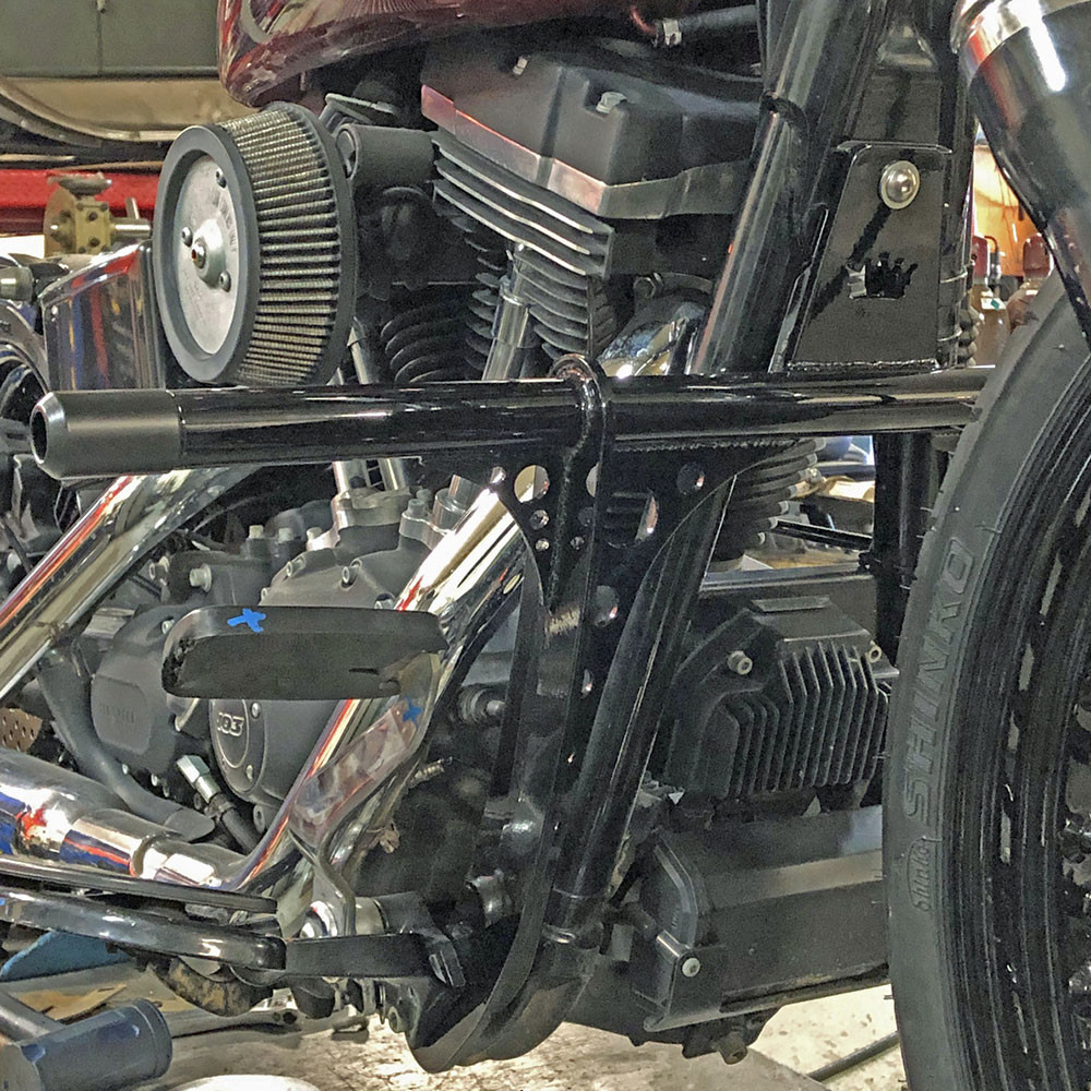 Bung King Highway Peg Crash Bar for Harley Dyna w/ Forward Controls ...