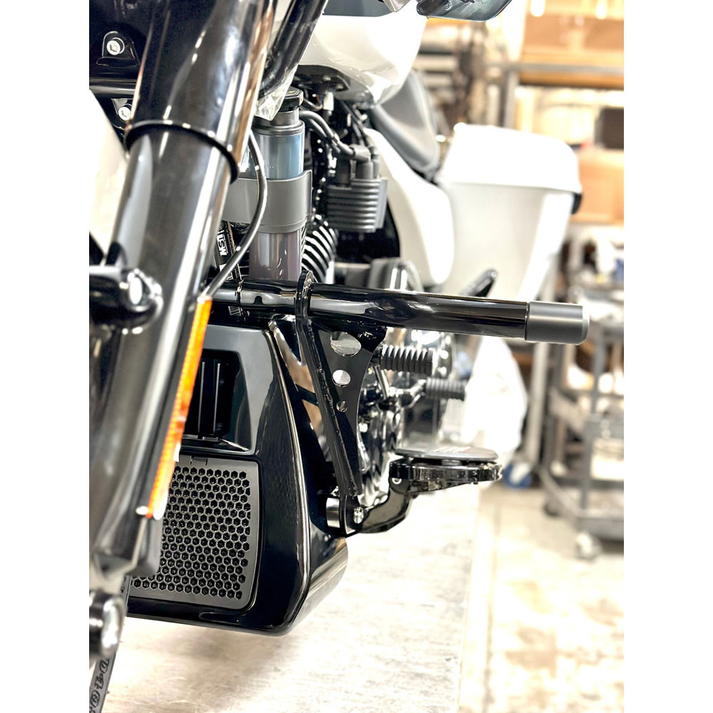 Bung King Bagger Highway Peg Crash Bar for 2024-2025 Harley Touring ...