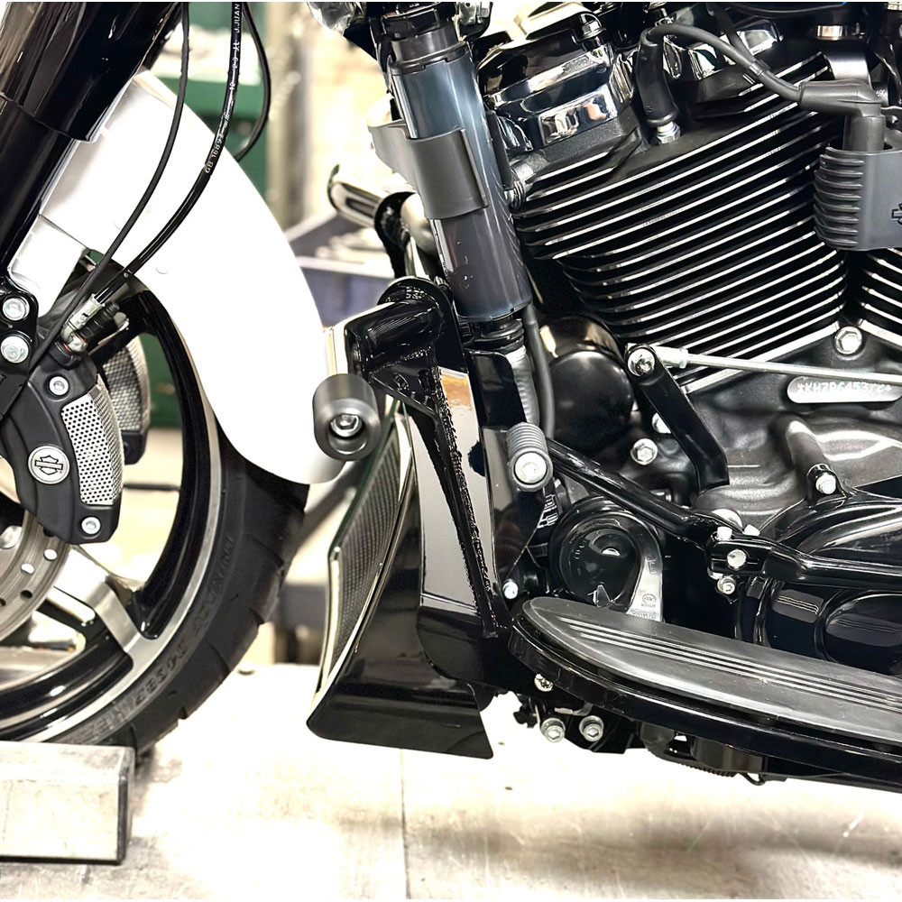 Bung King Bagger Highway Peg Crash Bar for 2024-2025 Harley Touring ...