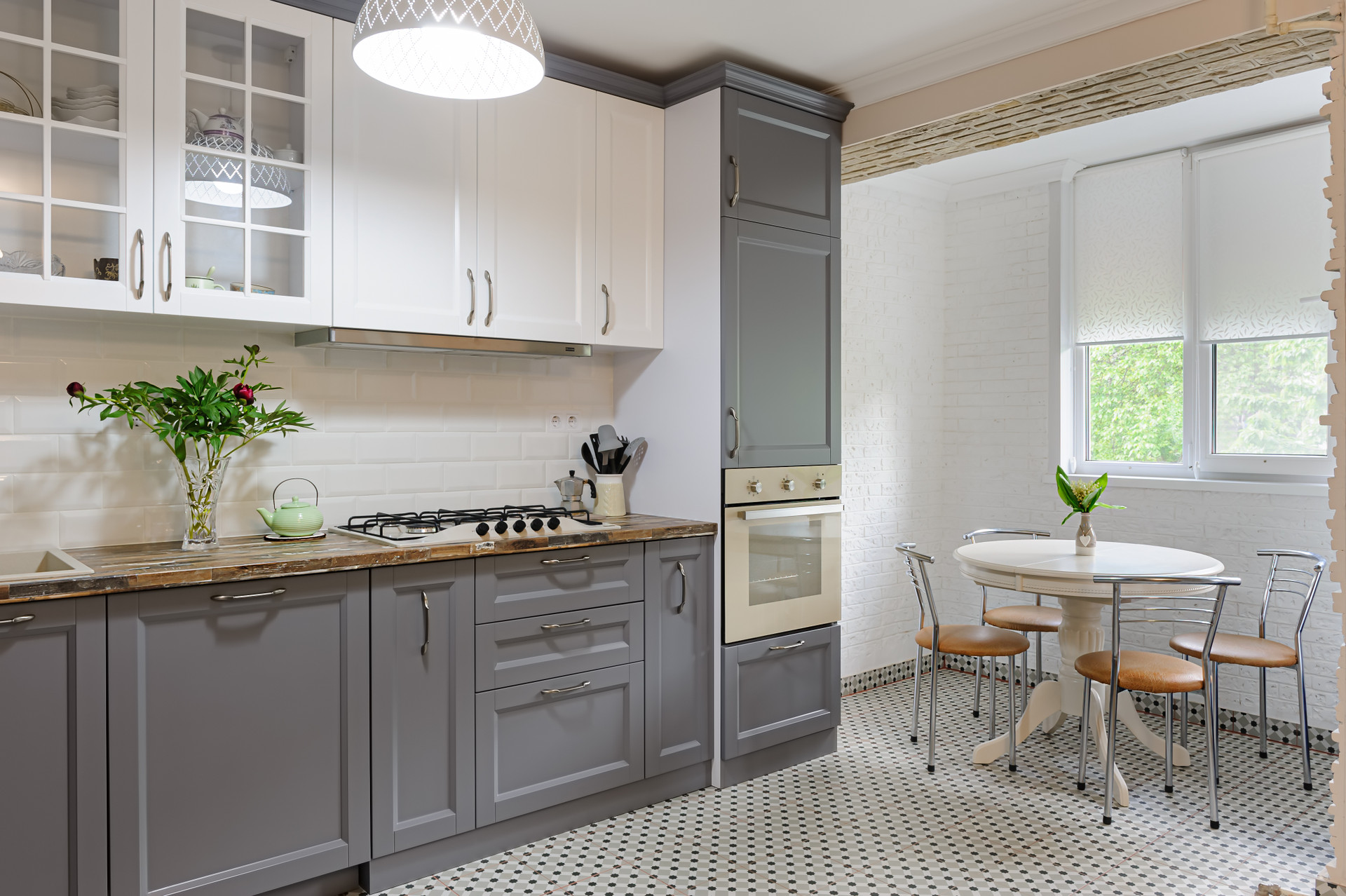 Eye-Catching Two-Tone Finish For Kitchen Cabinets - CabinetDoorMart.com