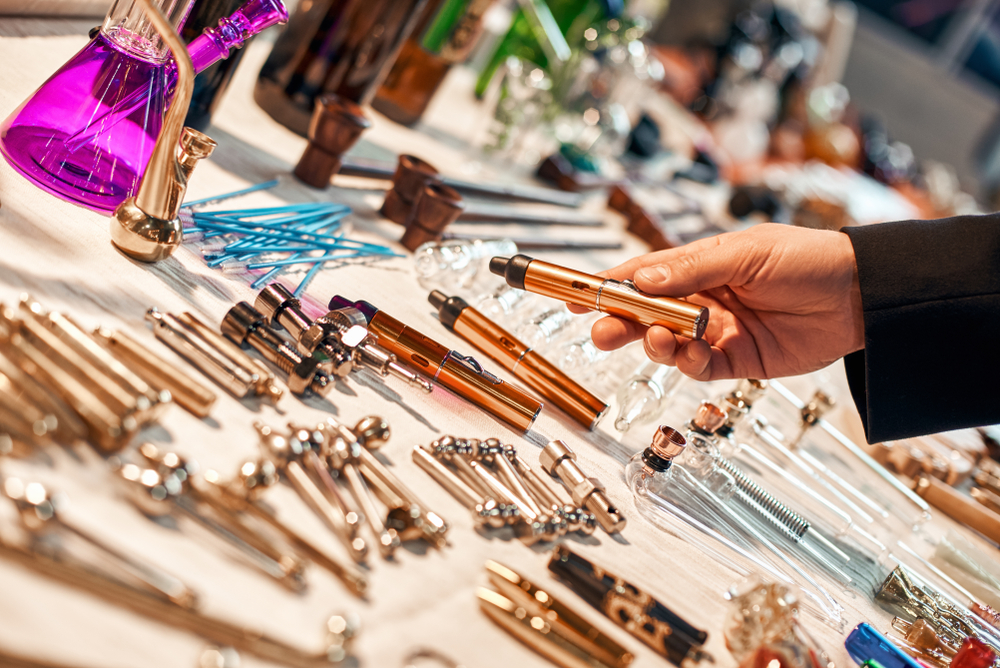 What Are the Different Smoking Devices? - UNS Wholesale