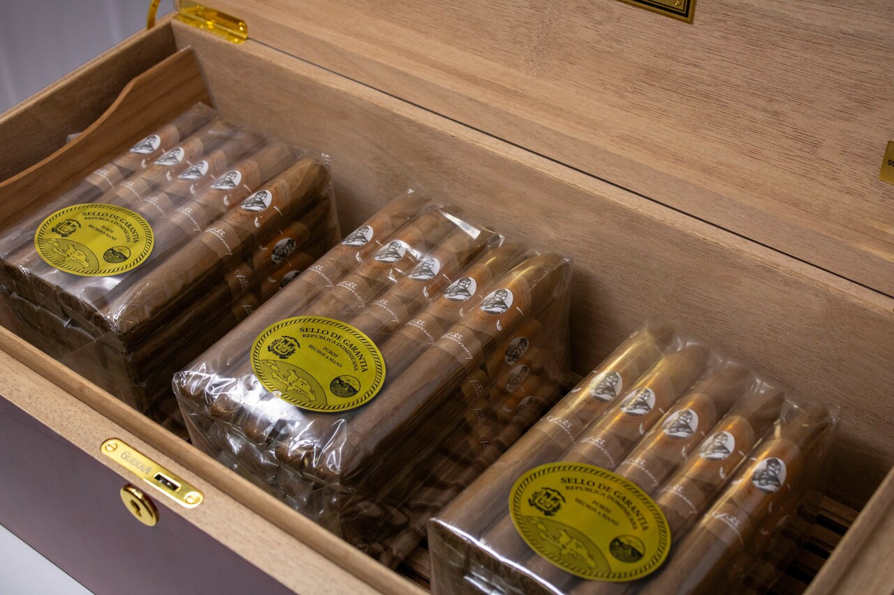 GURKHA 35TH HUMIDOR COMBO + 3 BUNDLES OF 25 (TORO,TORPEDO,FIGURADO ...