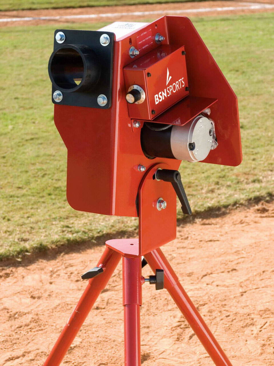 Bulldog Baseball - Softball Pitching Machine