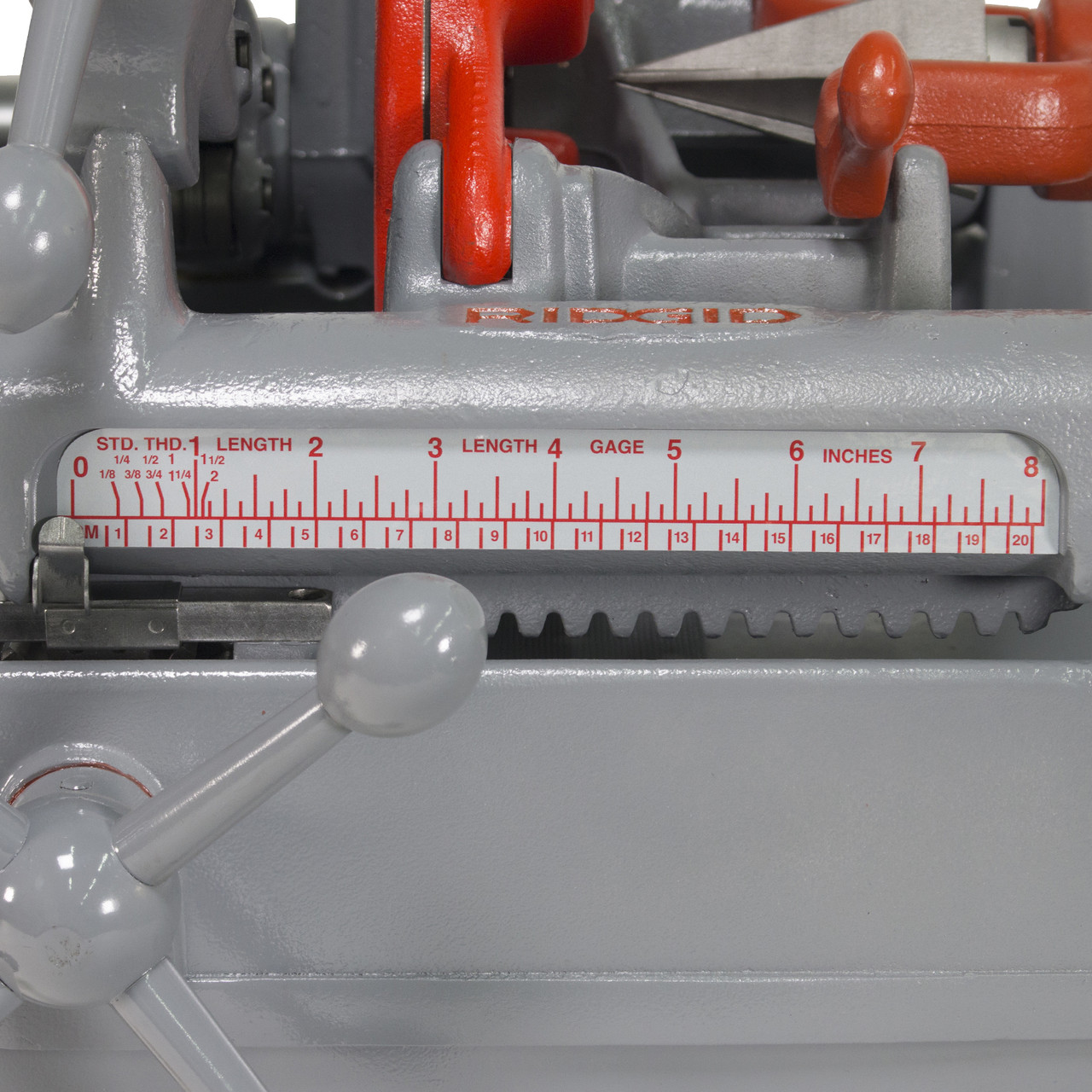 Reconditioned RIDGID® 535 V2 Pipe Threader with 811A & Set of HSS Dies