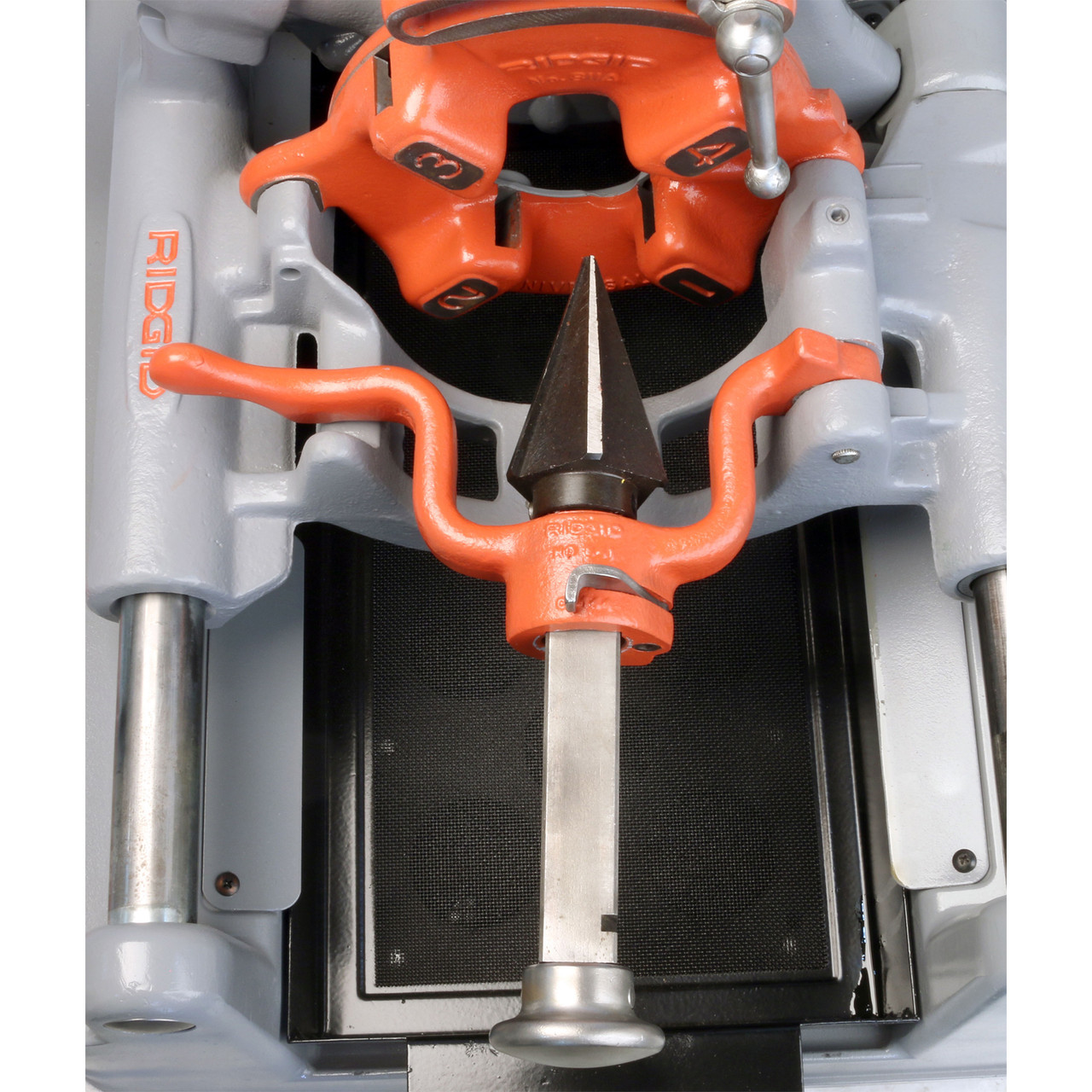 Reconditioned RIDGID® 535 V3 Pipe Threader with Cart 811A & HSS Dies