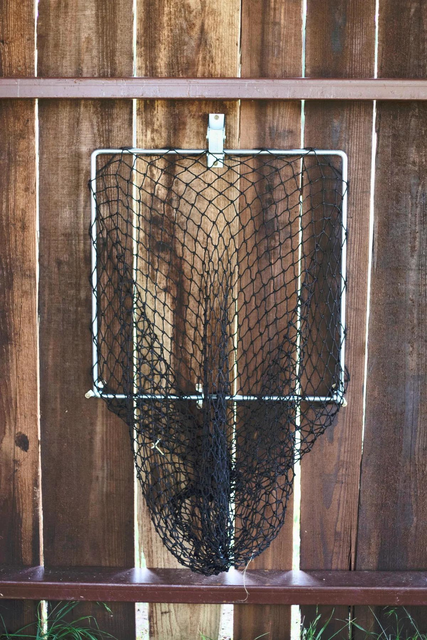 HAY CHIX® FREE UP FEEDER -Half Bale - War Bar Tack