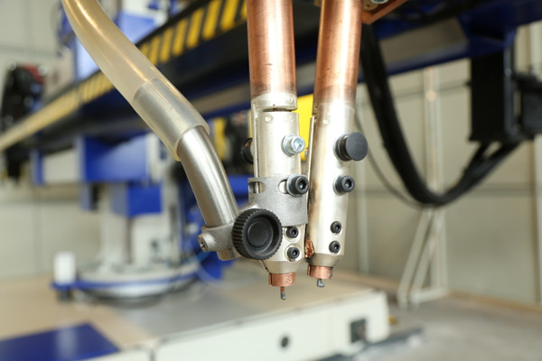 Brand New BendMakUSA Heavy Duty Column Boom Welding System