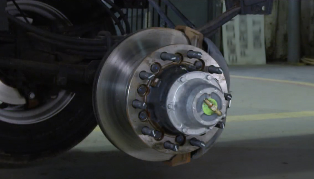 Semi Truck Brakes 101: How They Work & When to Replace Them - 4 State ...