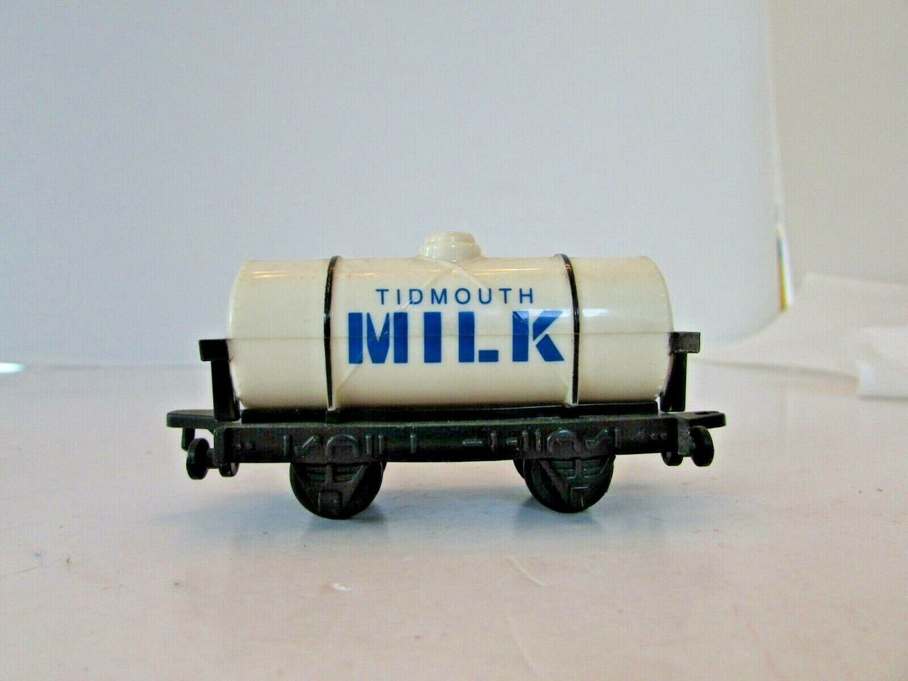ERTL THOMAS THE TANK 1993 TIDMOUTH MILK TANK CAR H10 - The Model Train ...