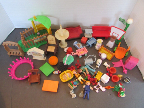 LOT OF LOOSE PLASTIC TOY PARTS FOR PLAYSETS KENNER PLAYMOBIL GEOBRA ...