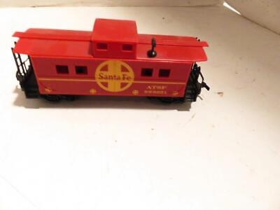 HO TRAINS LIFE-LIKE SANTA FE CABOOSE W/YELLOW CIRCLE- LATCH COUPLERS ...