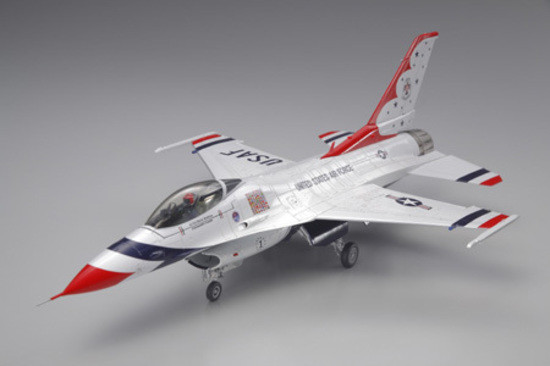 Tamiya 61102 1/48 Fr-16C Thunderbirds