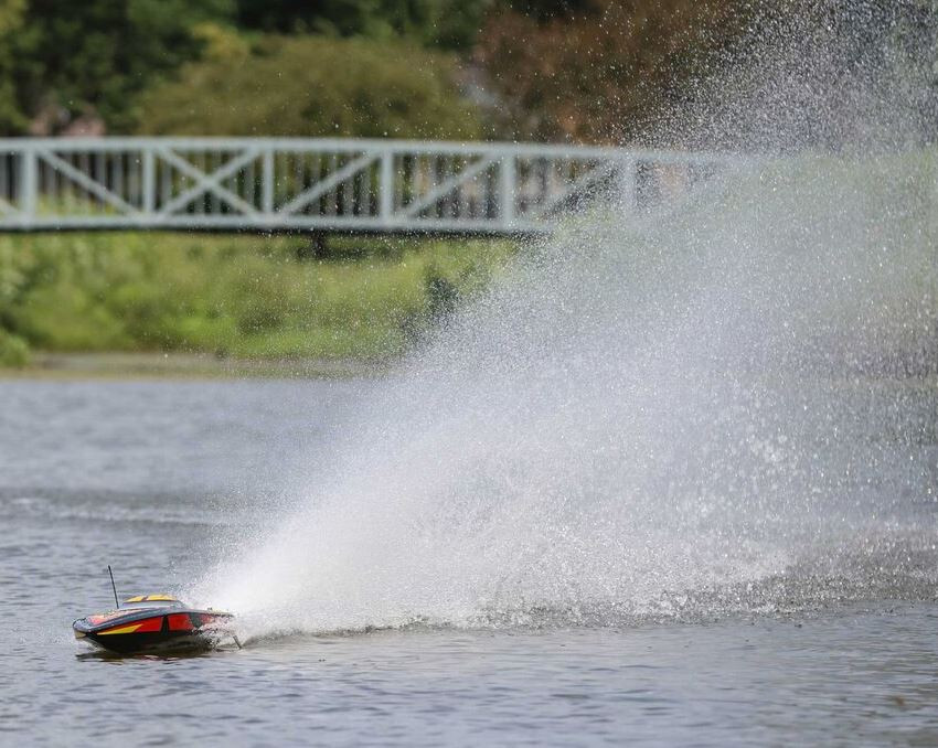 Pro Boat PRB08032V2T1 Sonicwake 36" V2 Self-Righting Brushless Deep-V ...