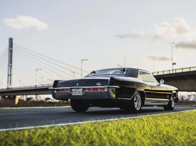 Kyosho 34434T1B 1/10 1965 Buick Riviera Regal Black Mk2 FZ02L ReadySet ...